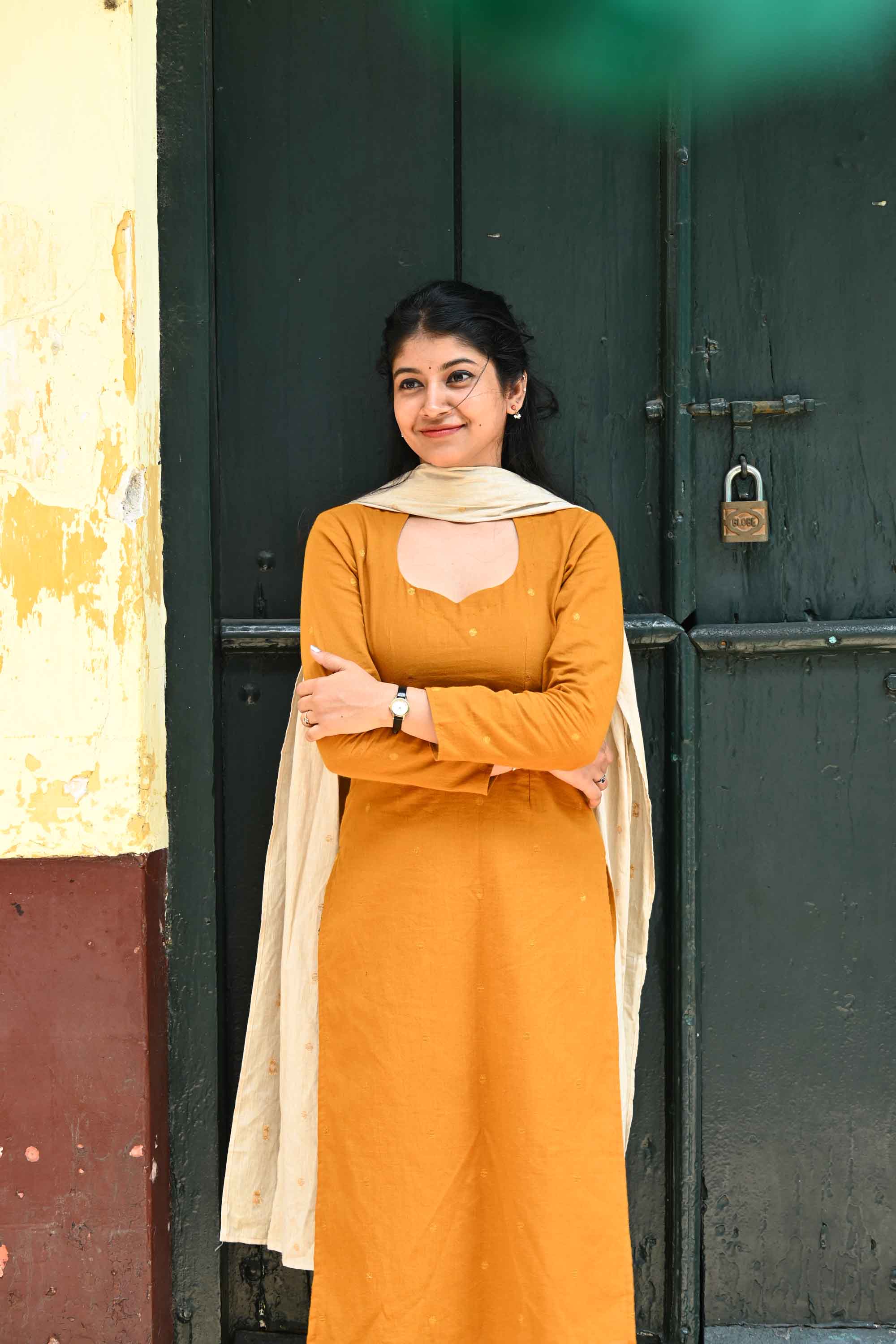 Sun & black – Poonghuzhalii